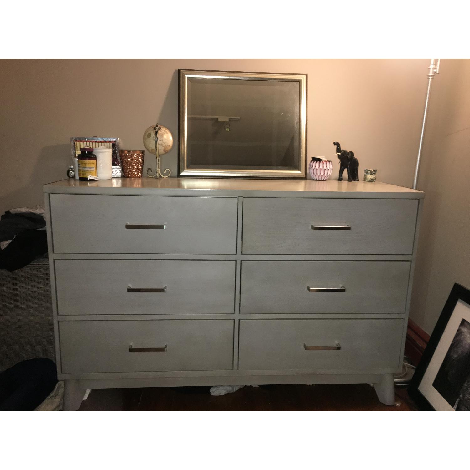 Munire Kingsley Wyndham 6 Drawer Dresser in Light Grey