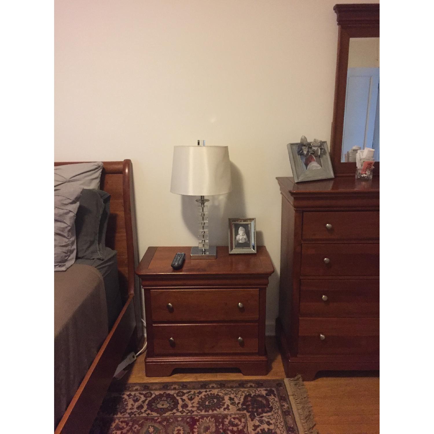 Stanley Furniture 5 Piece Bedroom Set - AptDeco
