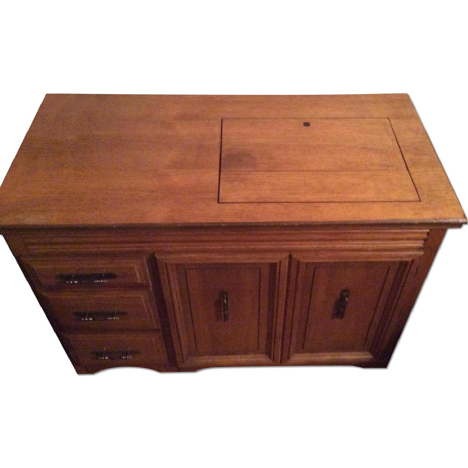 Oak Sewing Machine Desk w/ Hydraulic Lift & Stool - AptDeco