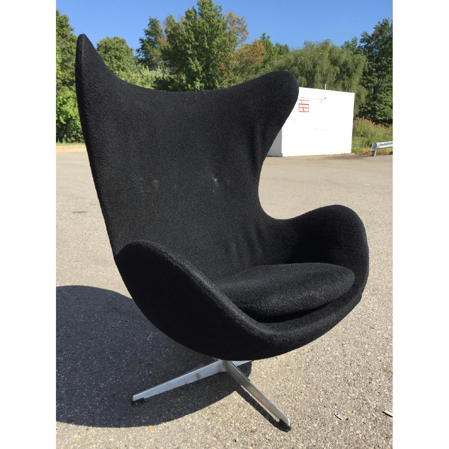 Vintage Egg Chair - AptDeco