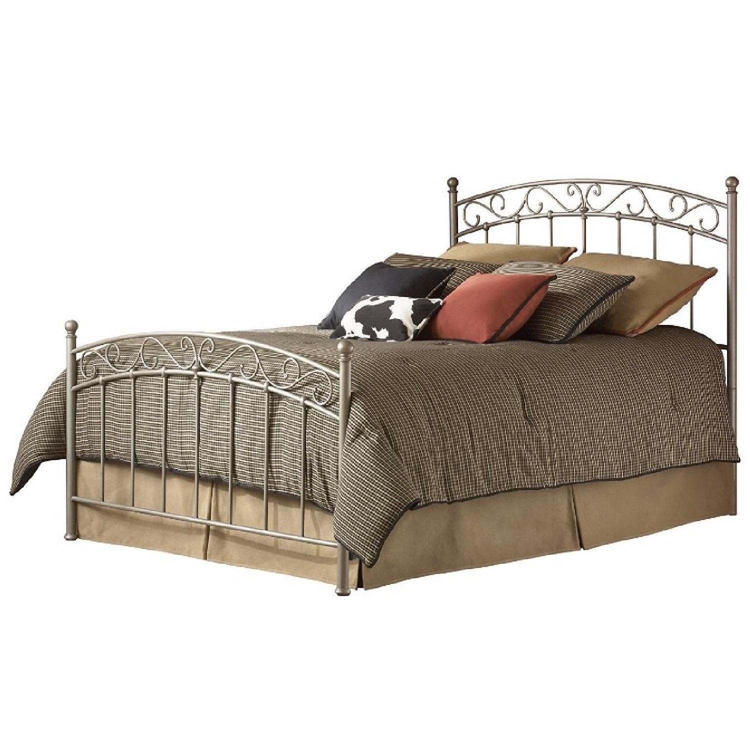 Ellsworth platform bed store