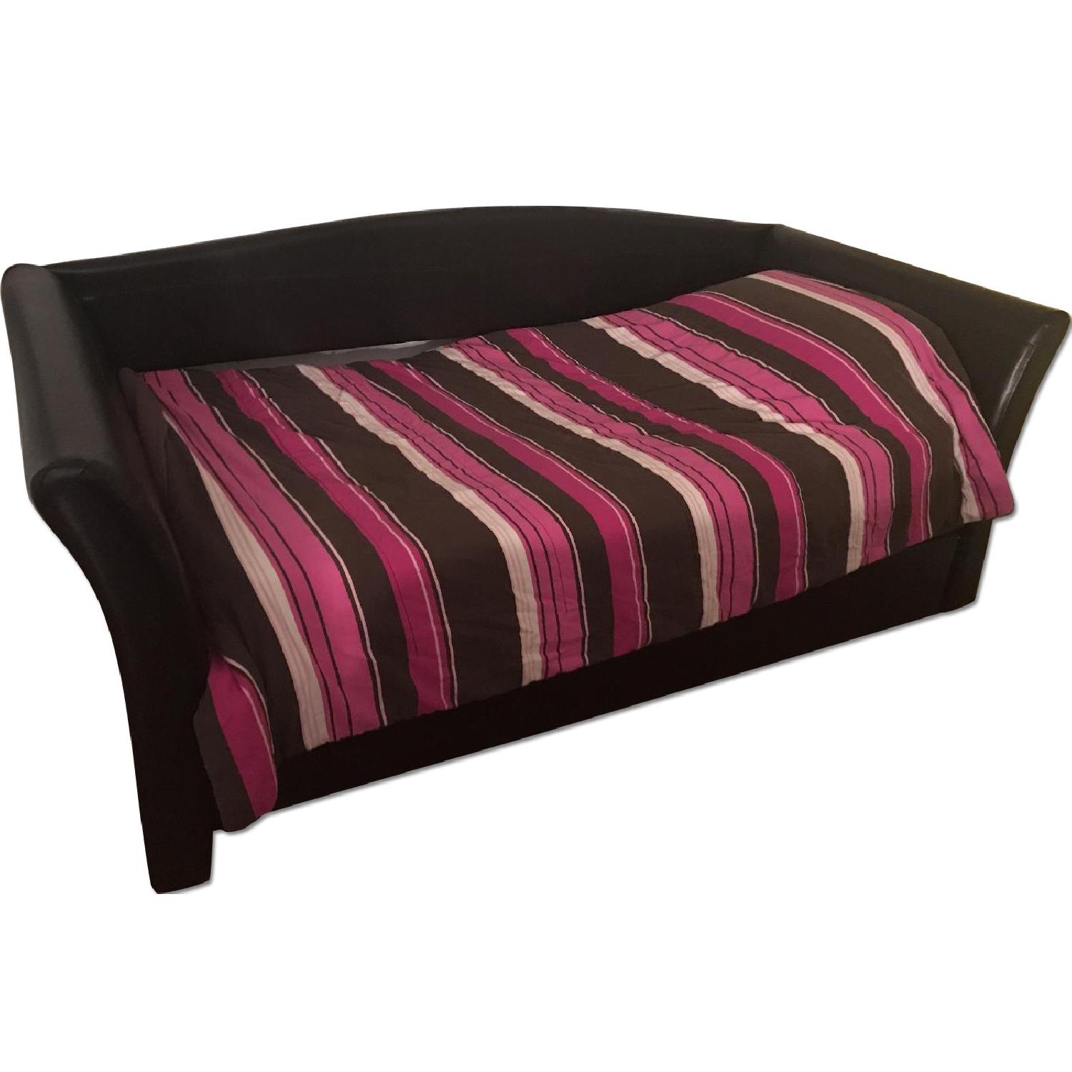 Bob's Montgomery Daybed - AptDeco
