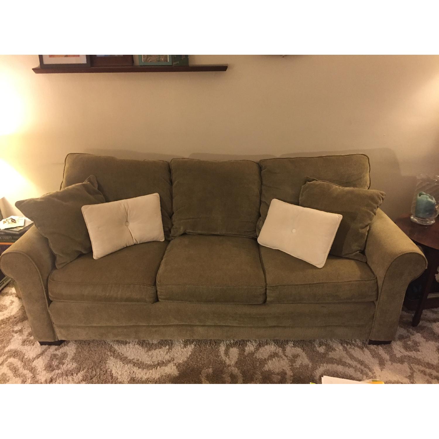 Raymour & Flanigan 3 Seater Queen Sleeper Sofa - AptDeco