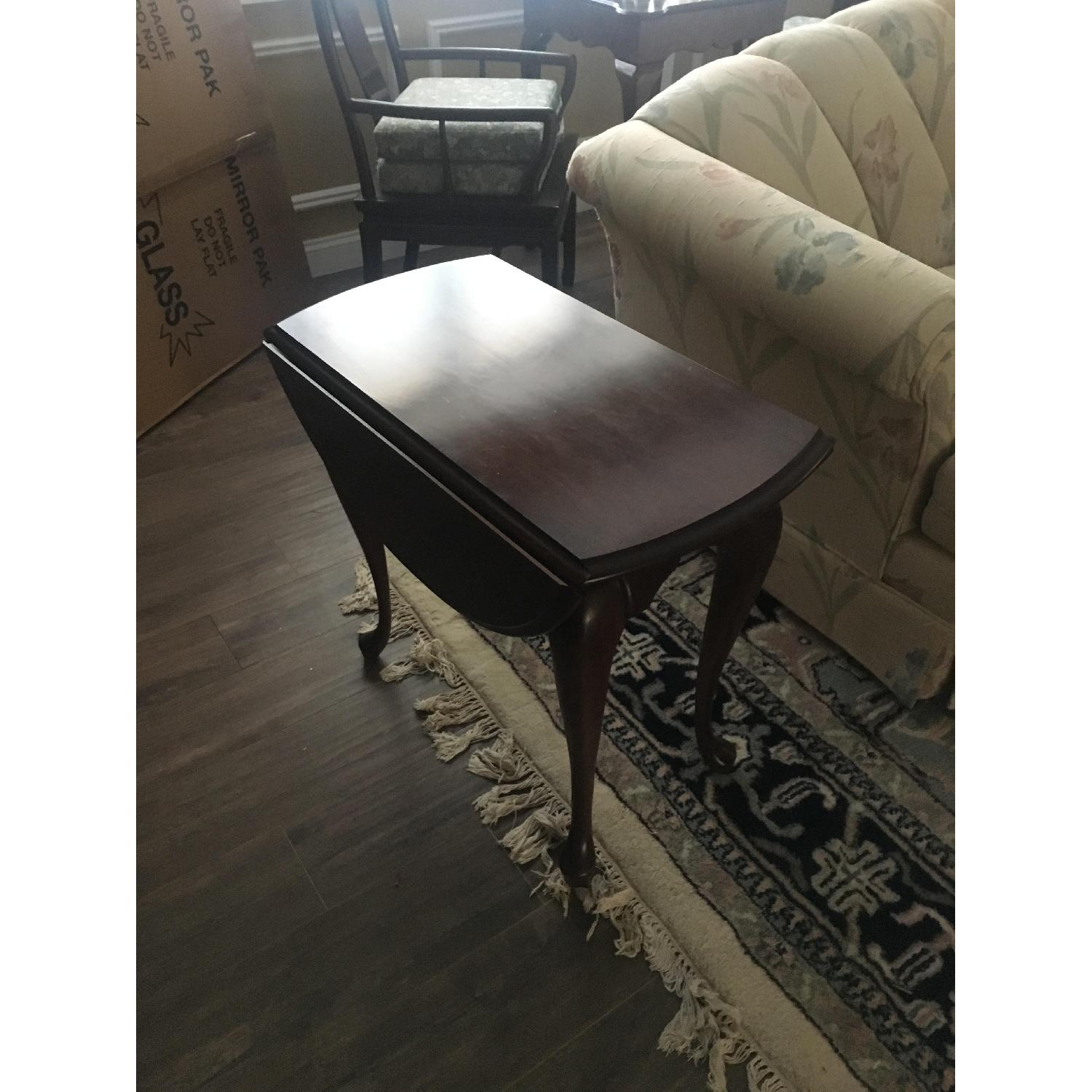 Vintage Queen Anne Style Cherry Drop-Leaf End Table - AptDeco