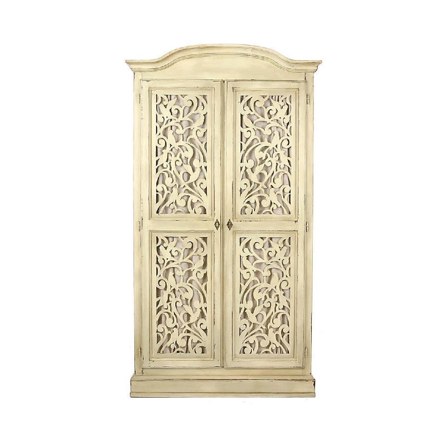Armoire anthropologie store