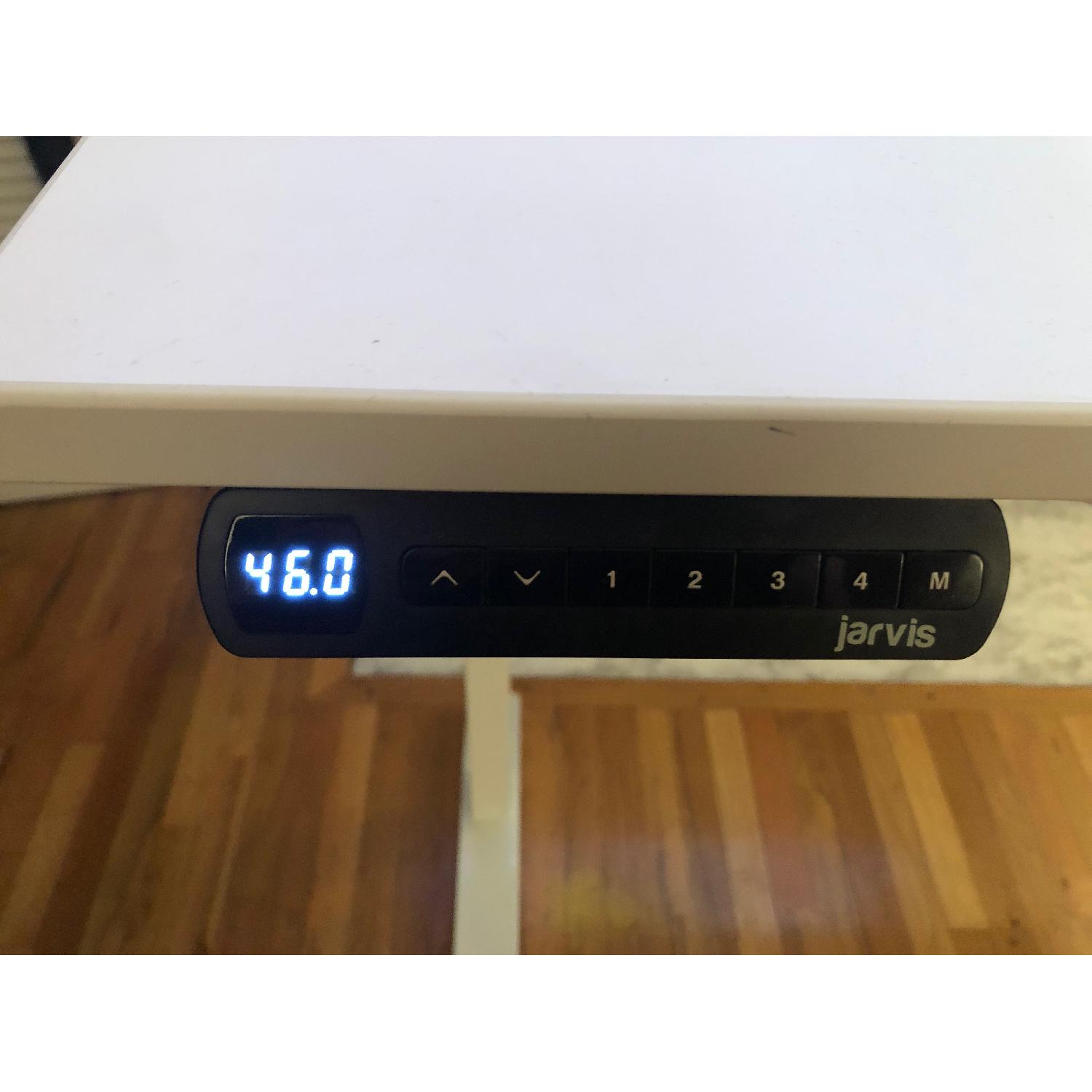 Fully Jarvis Electric Adjustable Standing Desk - AptDeco