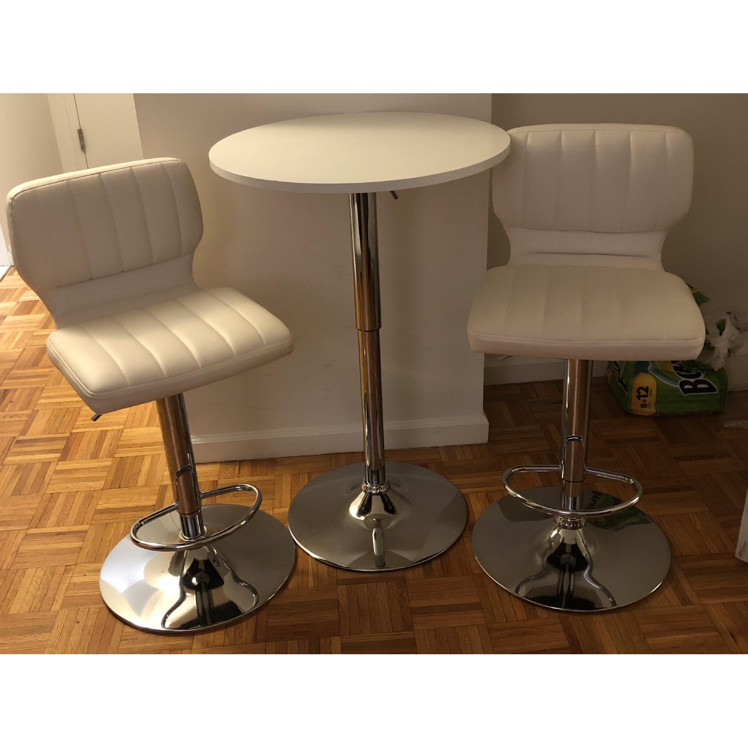 Hightop Table w/ 2 Stools - AptDeco