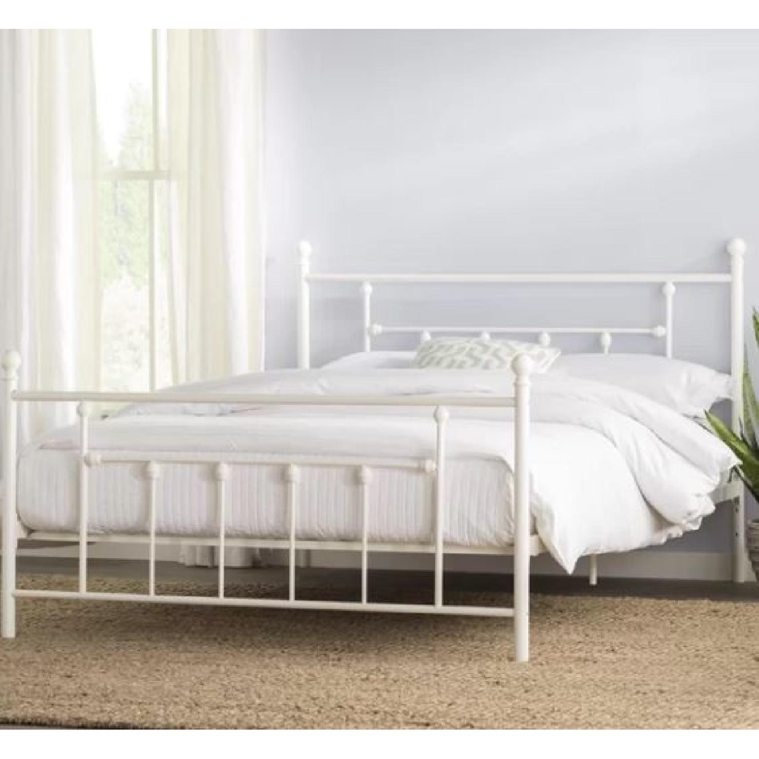 Lyster platform bed store