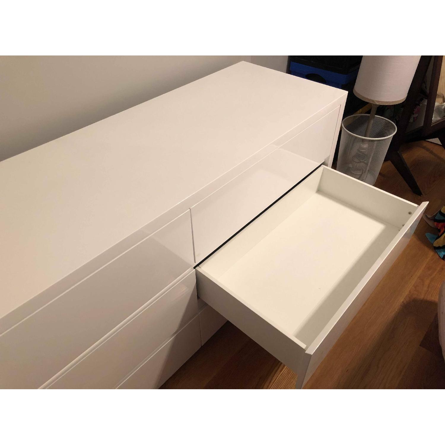 White 6-Drawer Dresser - AptDeco