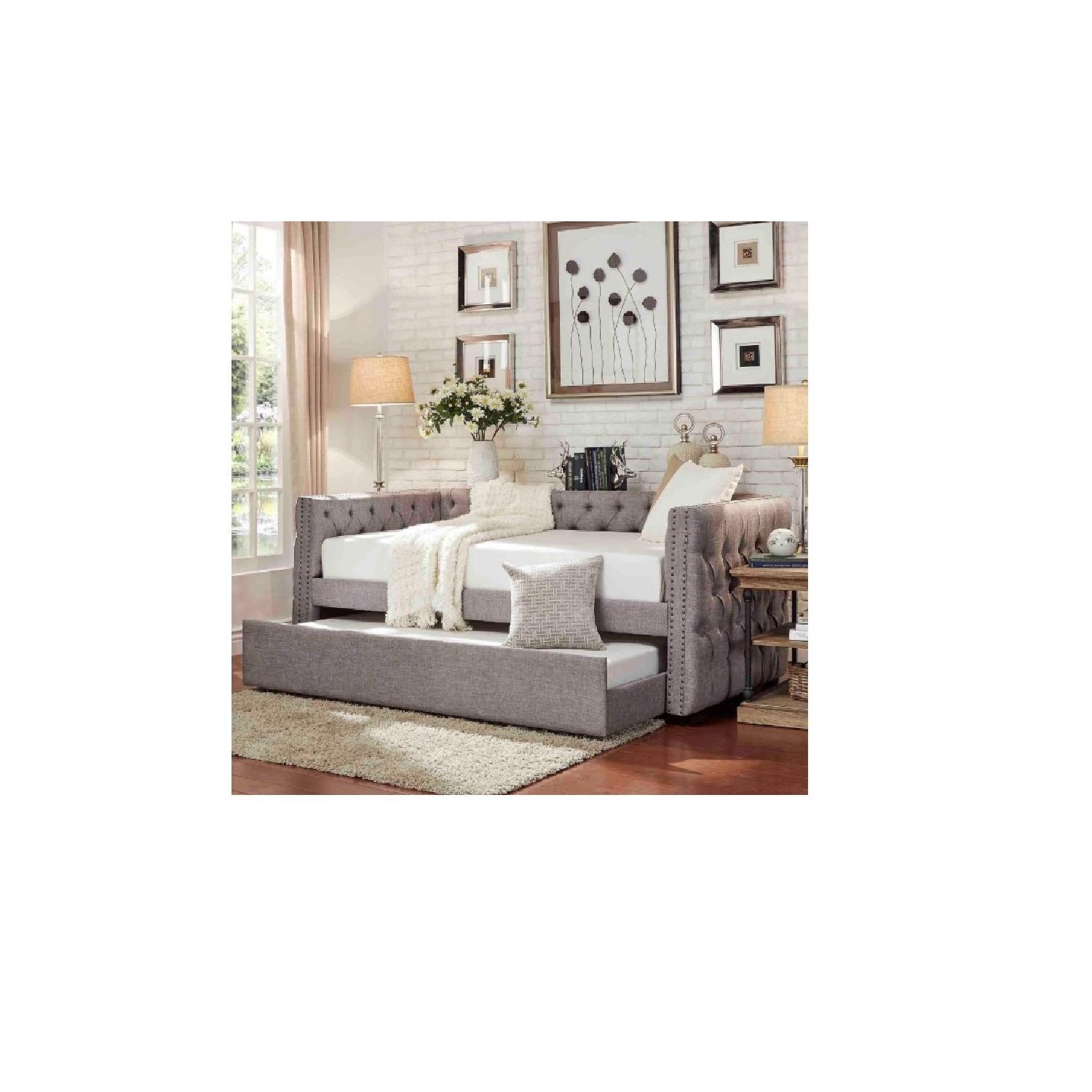 Knightsbridge daybed store