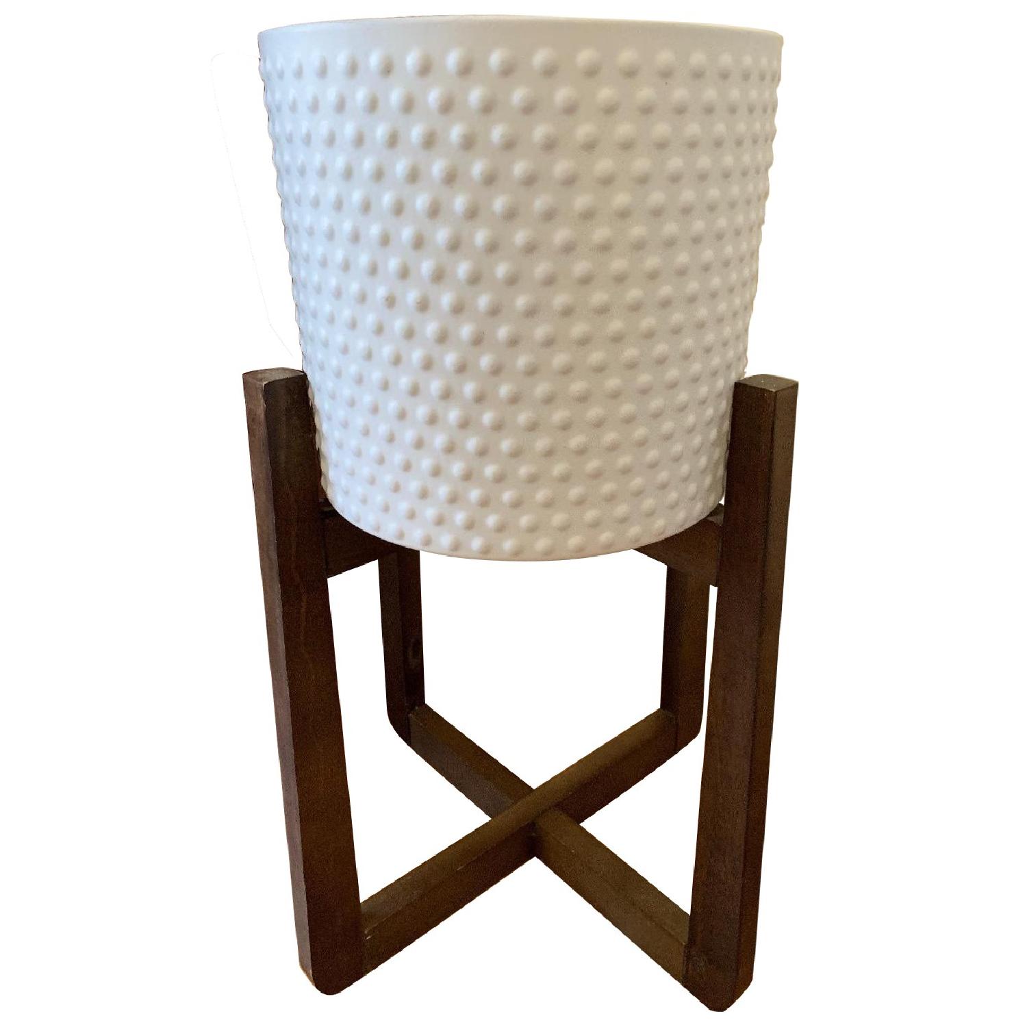 White Ceramic Textured Vase/Planter - AptDeco