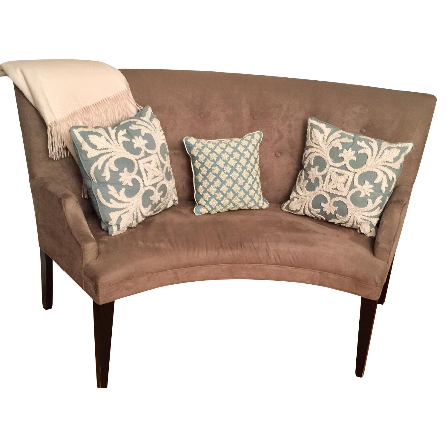 Alcove Chair - AptDeco