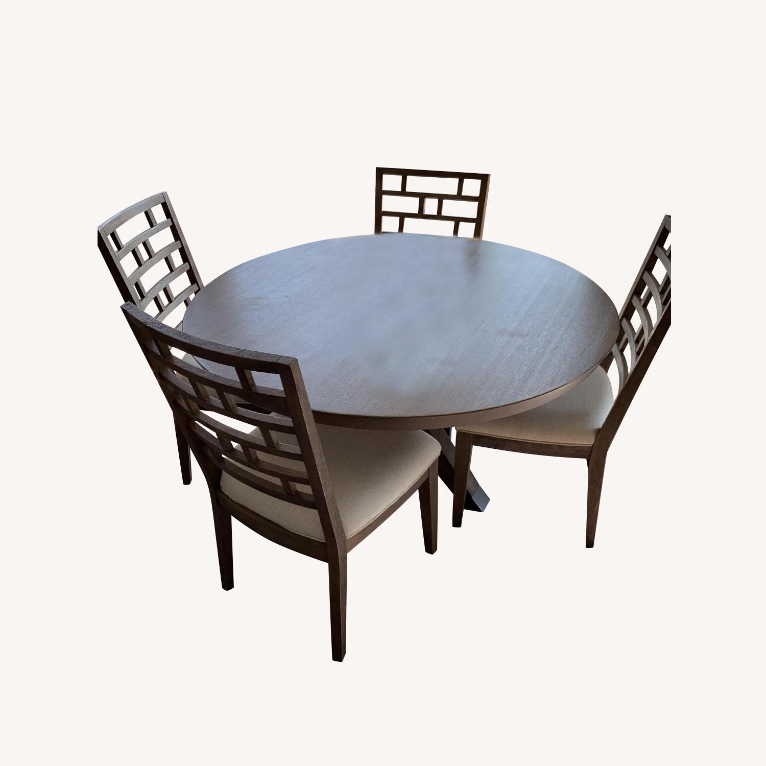 Riverside Mirabelle 5-Piece Round Dining Set - AptDeco