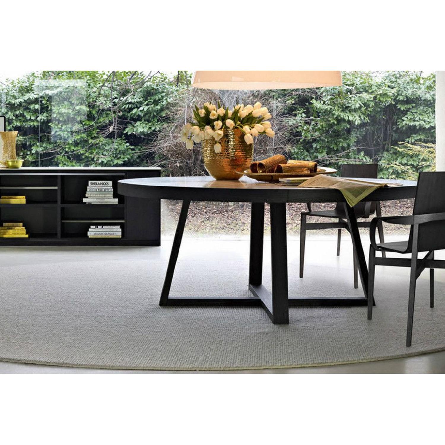 Molteni Contemporary Round Dining Table - AptDeco