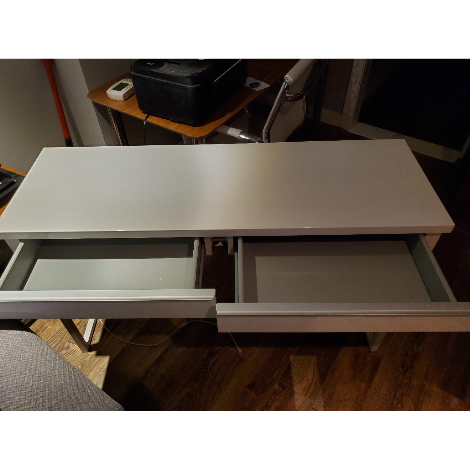 Ikea Besta Burs Glossy White Desk - AptDeco