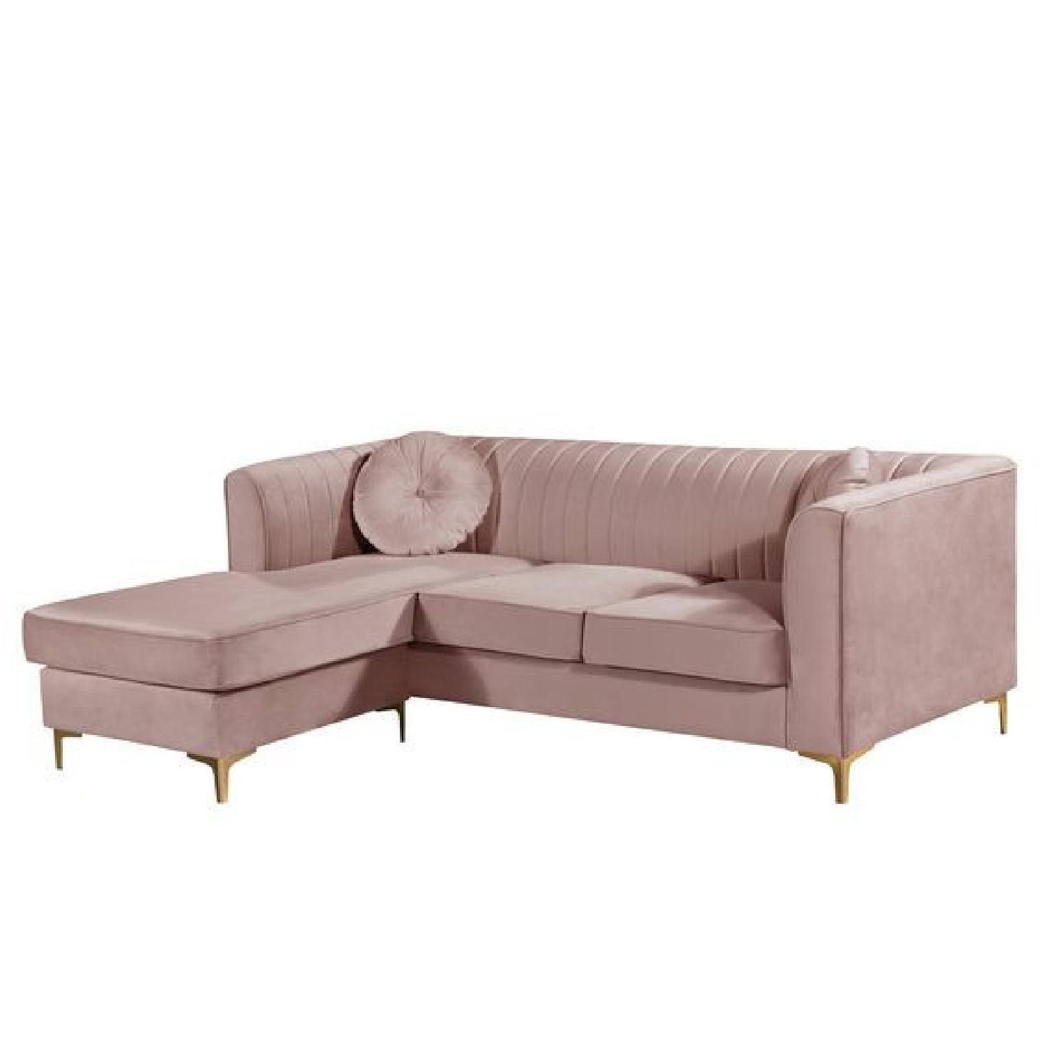 Woodbridge Greyleigh Reversible Sectional Sofa - AptDeco
