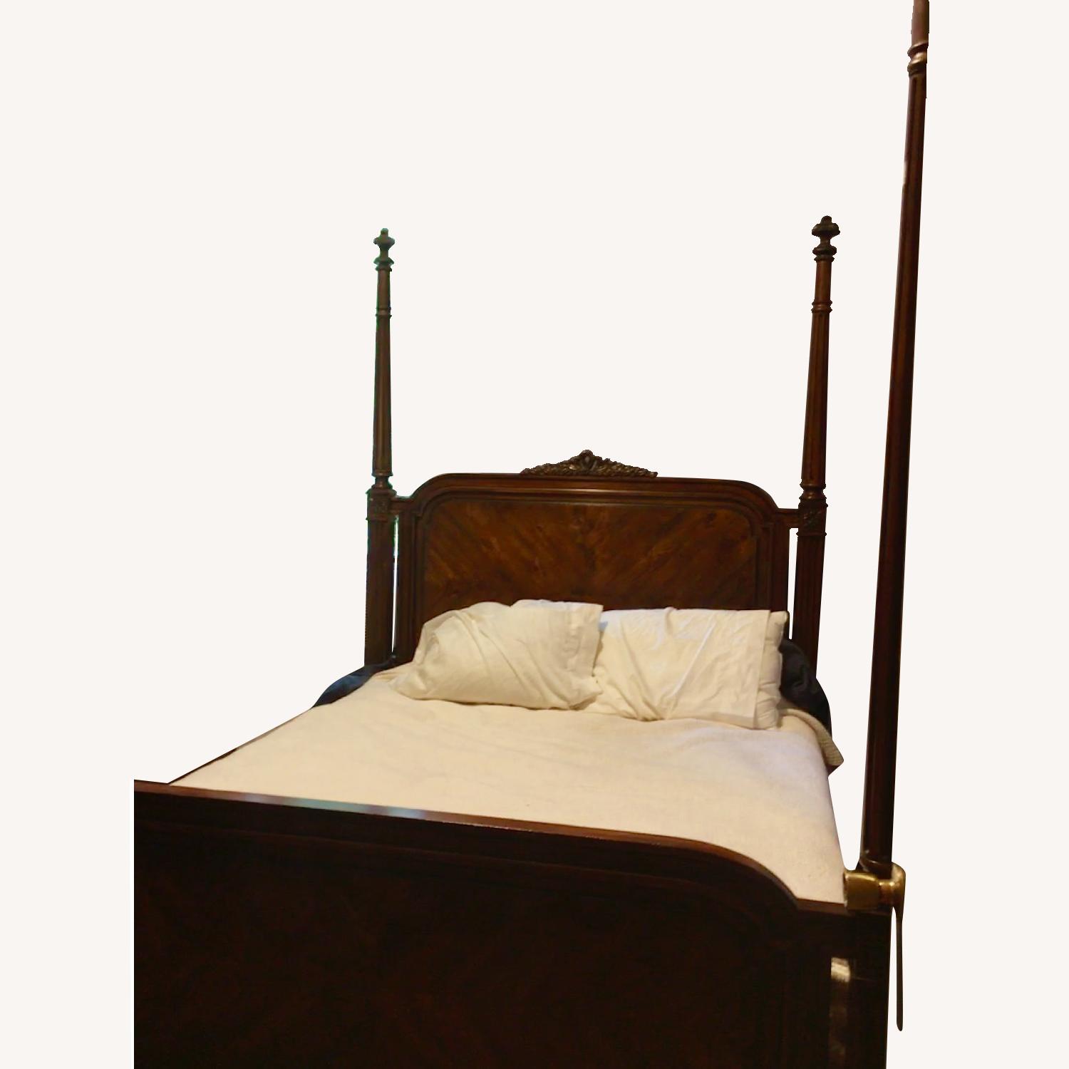 Henredon Vintage Queen Four Post Bed - AptDeco