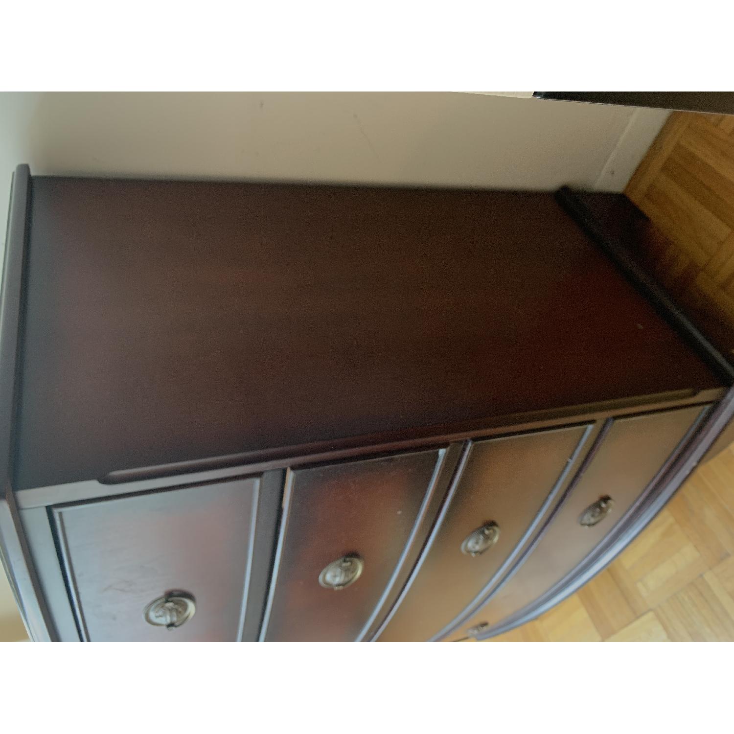 Bombay Company Colonial-Style 4-Drawer Dresser - AptDeco