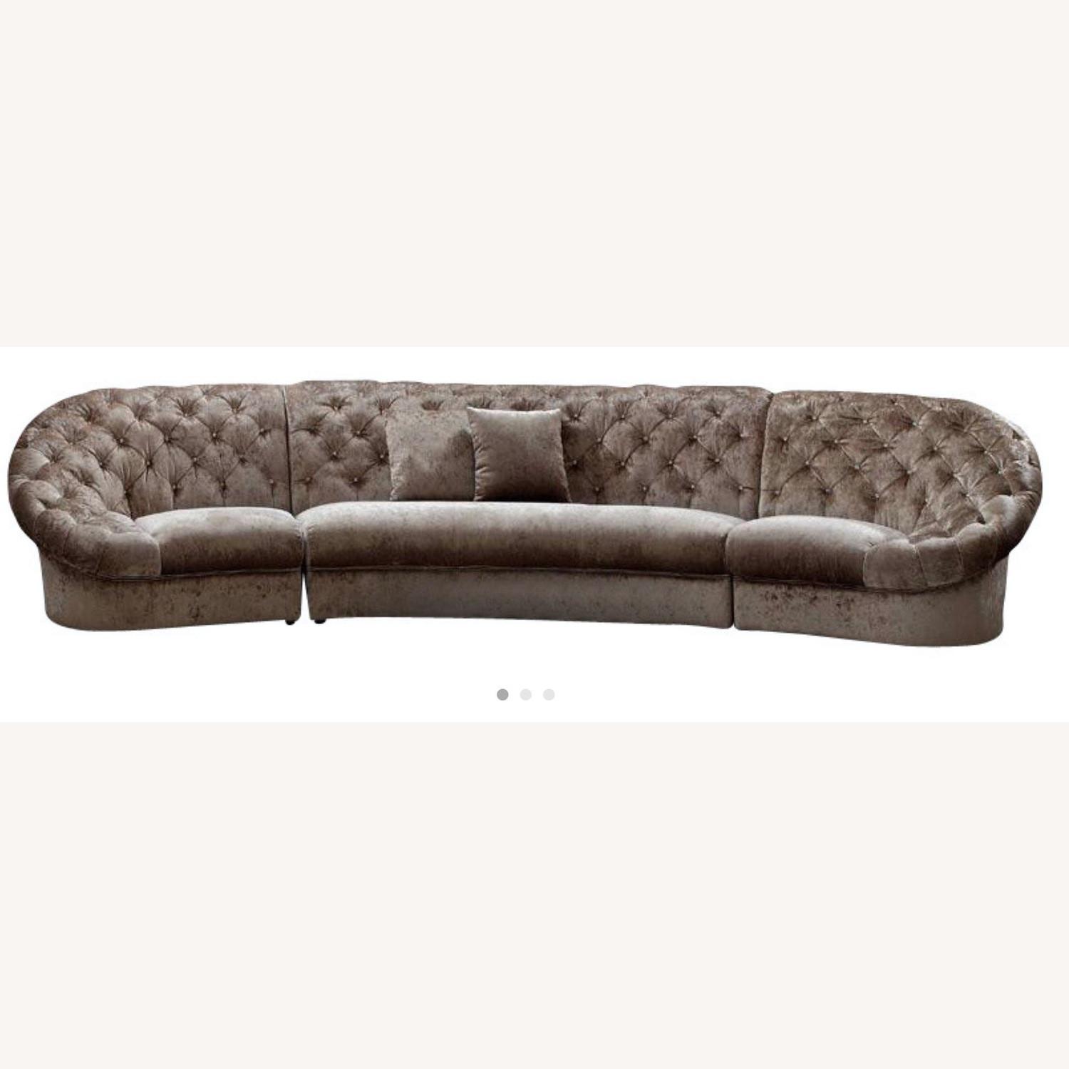 VIG Furniture Modern Tufted Curved Sectional Sofa - AptDeco