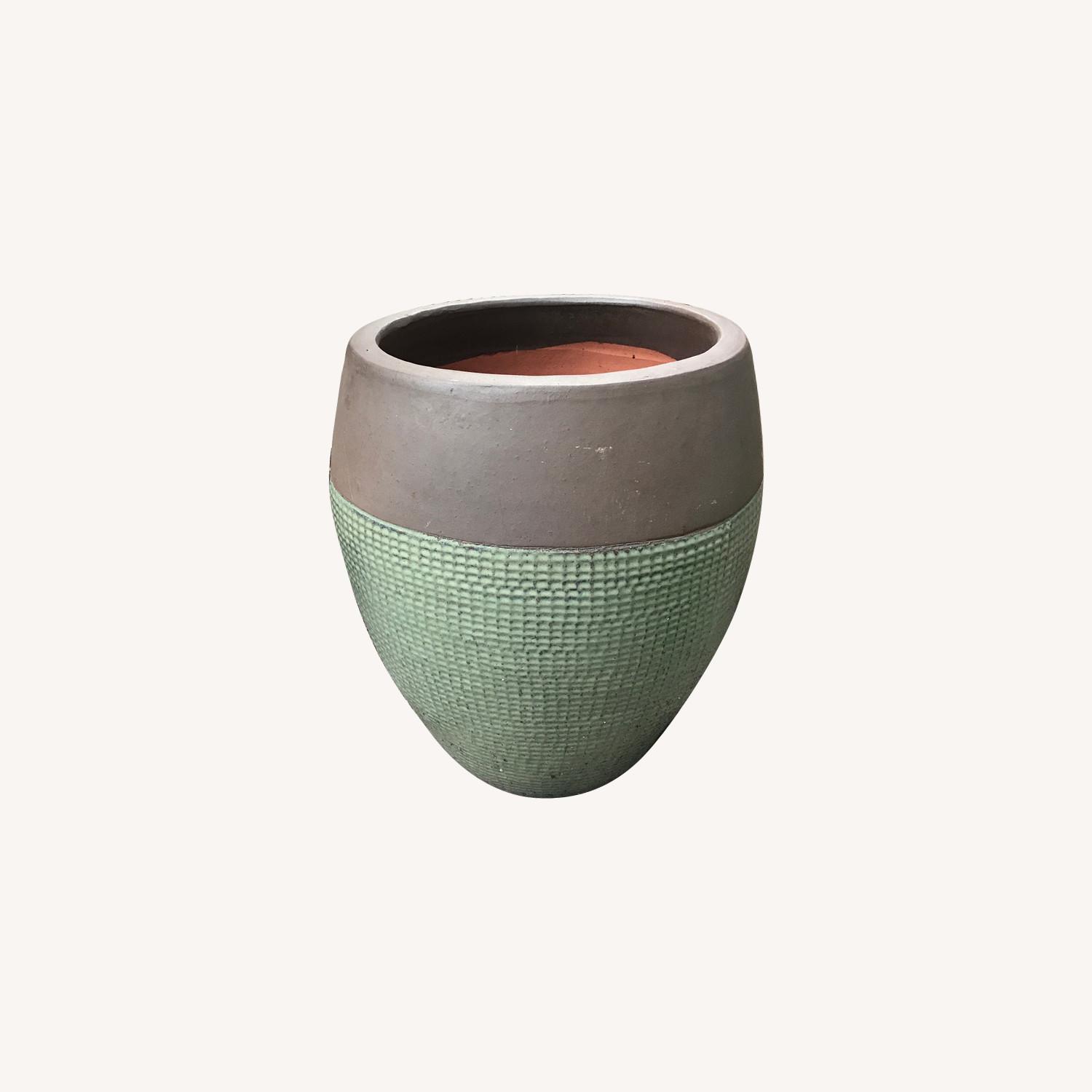 Large Outdoor Stone Pot Planter - AptDeco