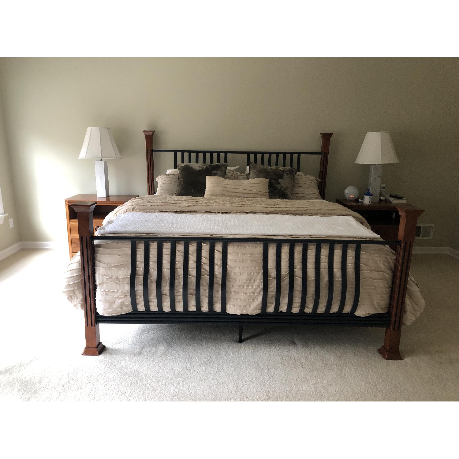 Giorgio Tiger Maple King bed - AptDeco