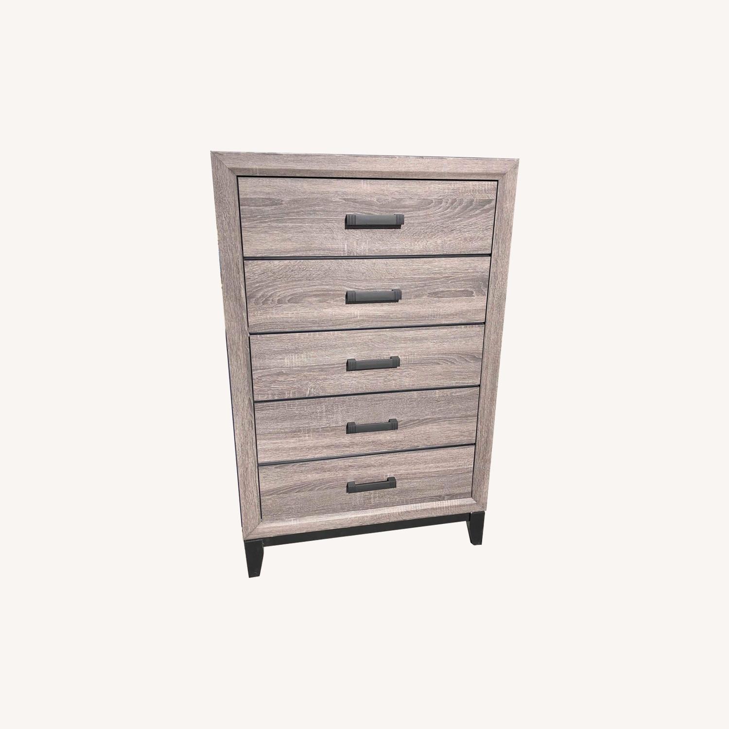 Grey 5 - Drawer Dresser - AptDeco