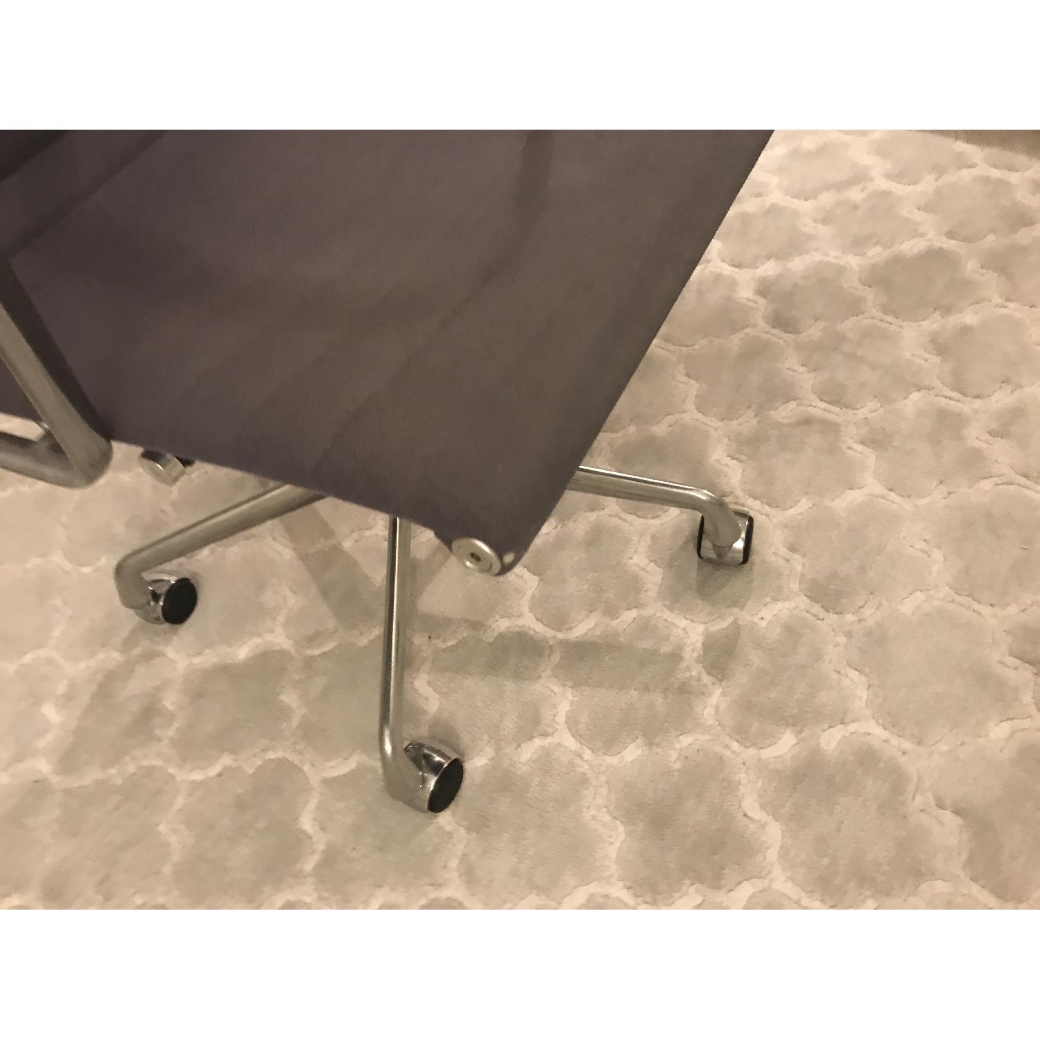 Herman Miller Grey Office Chairs - AptDeco