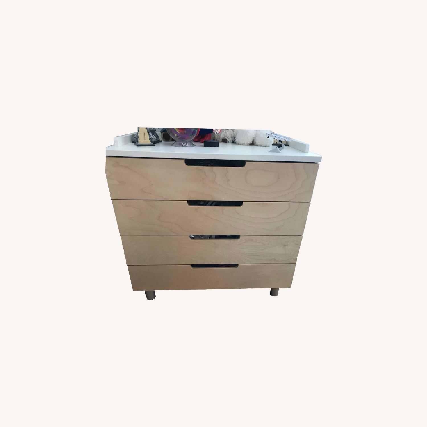 Oeuf Changing Table/4 Drawer Dresser - AptDeco