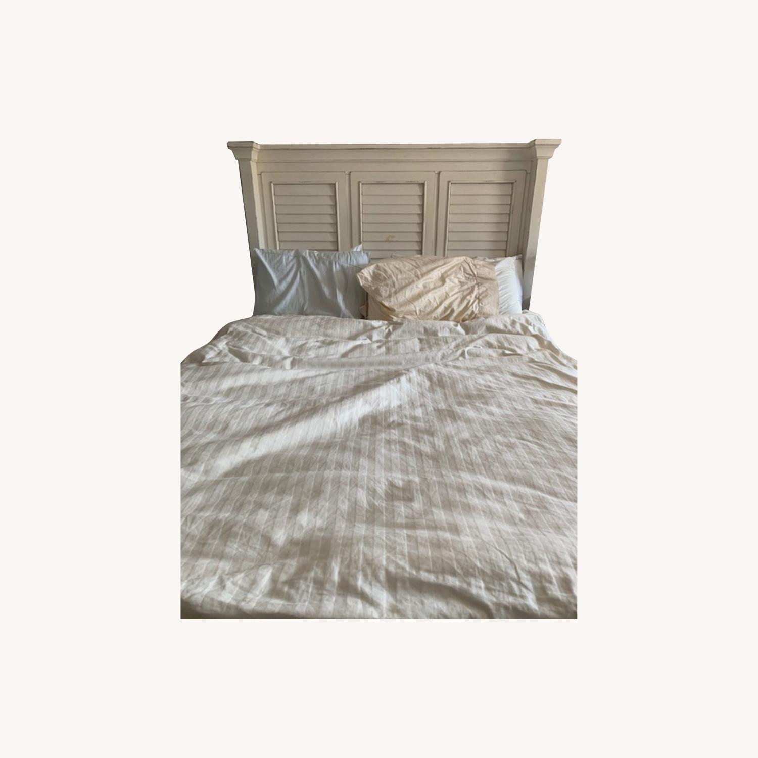 Country Cottage Queen Bed Frame - AptDeco