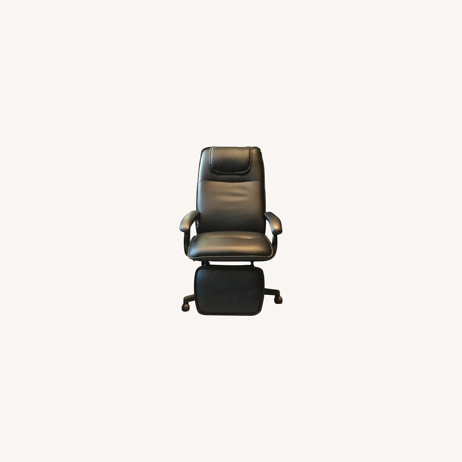 Reclining Swivel Chairs with Foot Rests - AptDeco