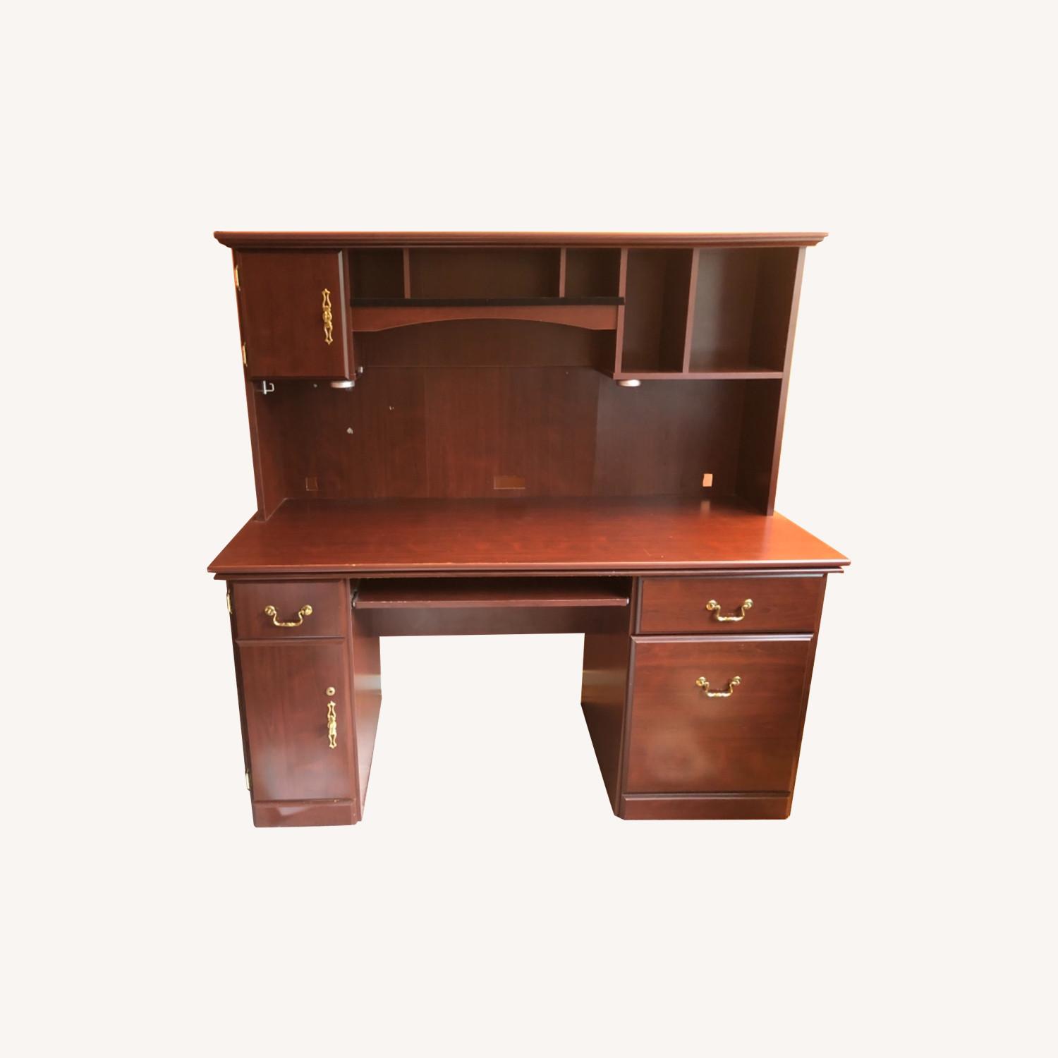 Executive Desk in Cherry Wood - AptDeco