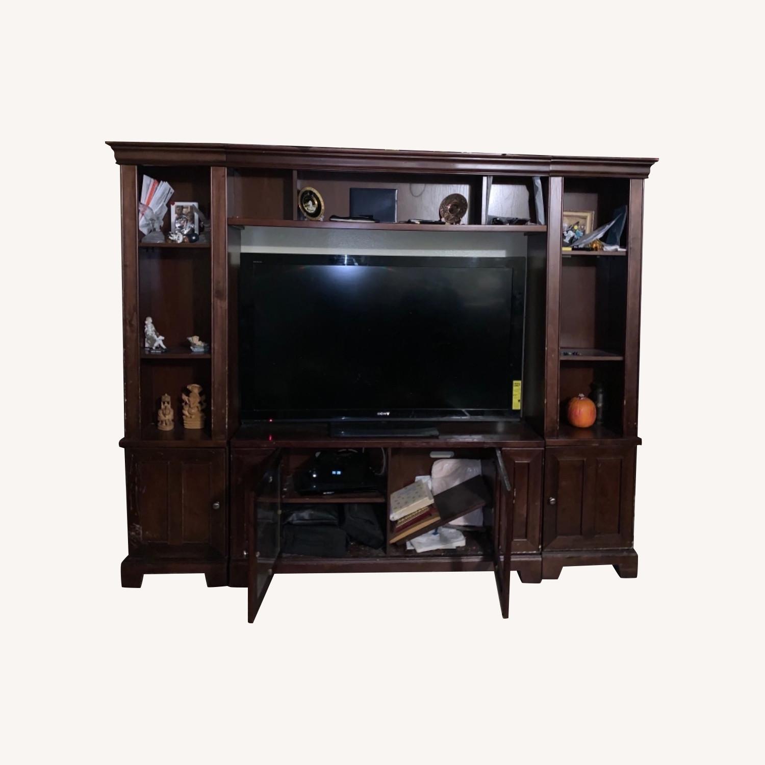 Entertainment center raymour and flanigan store