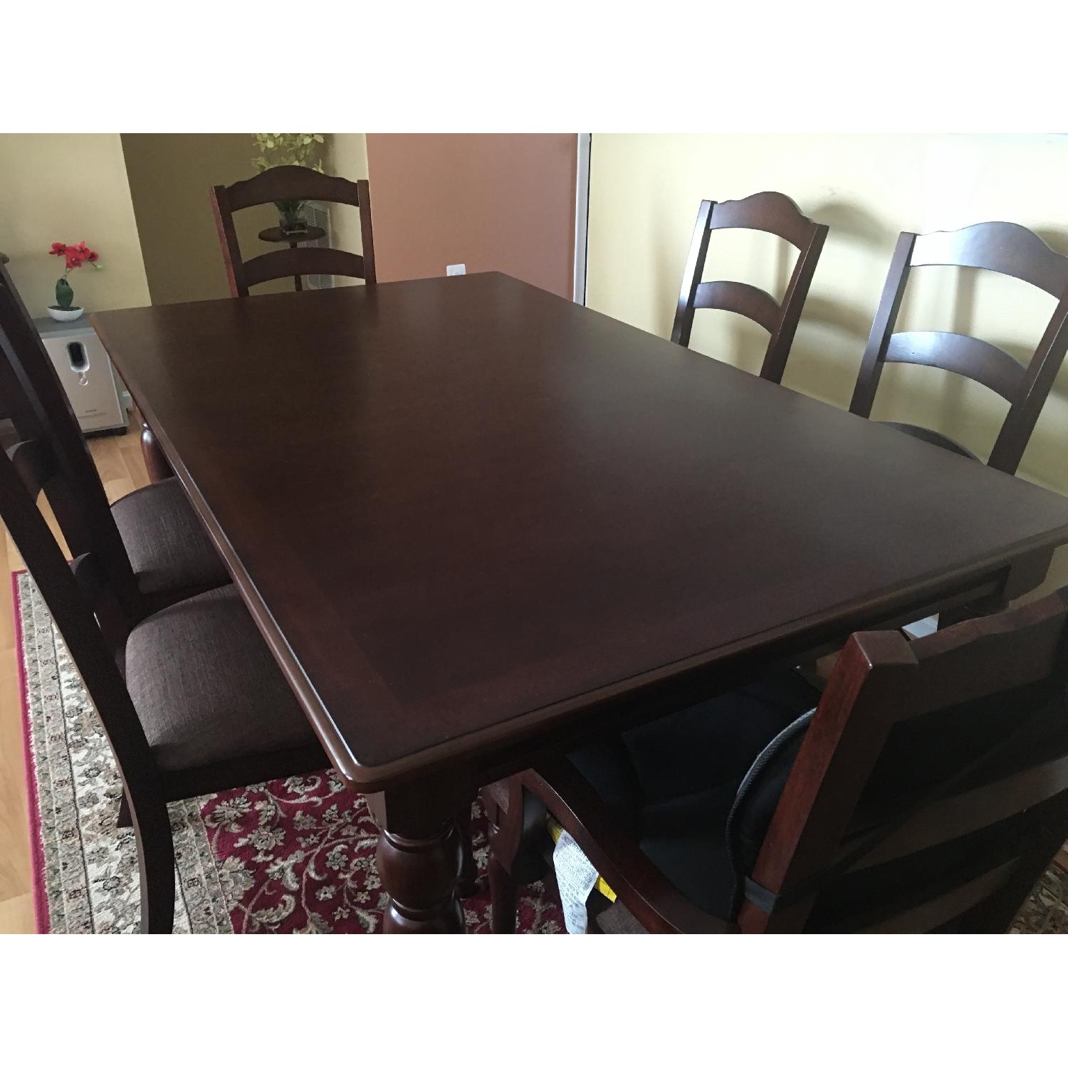 Savannah Dining Table w/ 6 Chairs - AptDeco