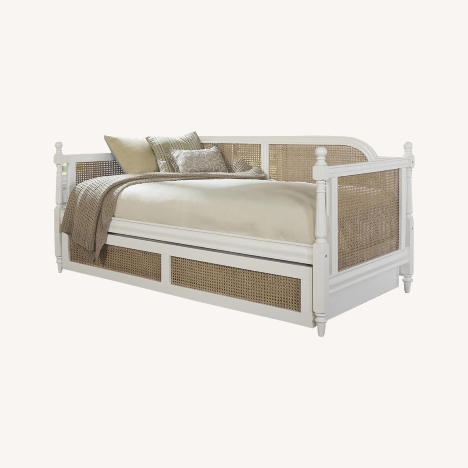 Hillsdale Daybed - AptDeco
