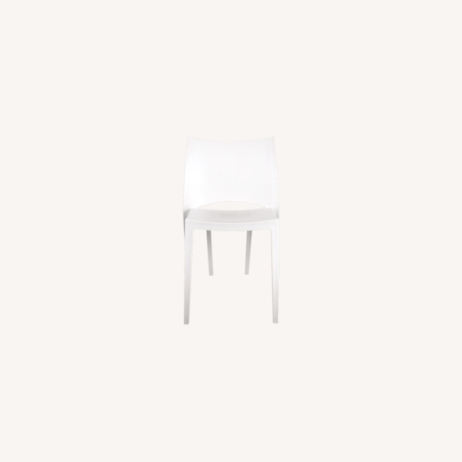12 Modern French Stackable White Dining Chairs - AptDeco