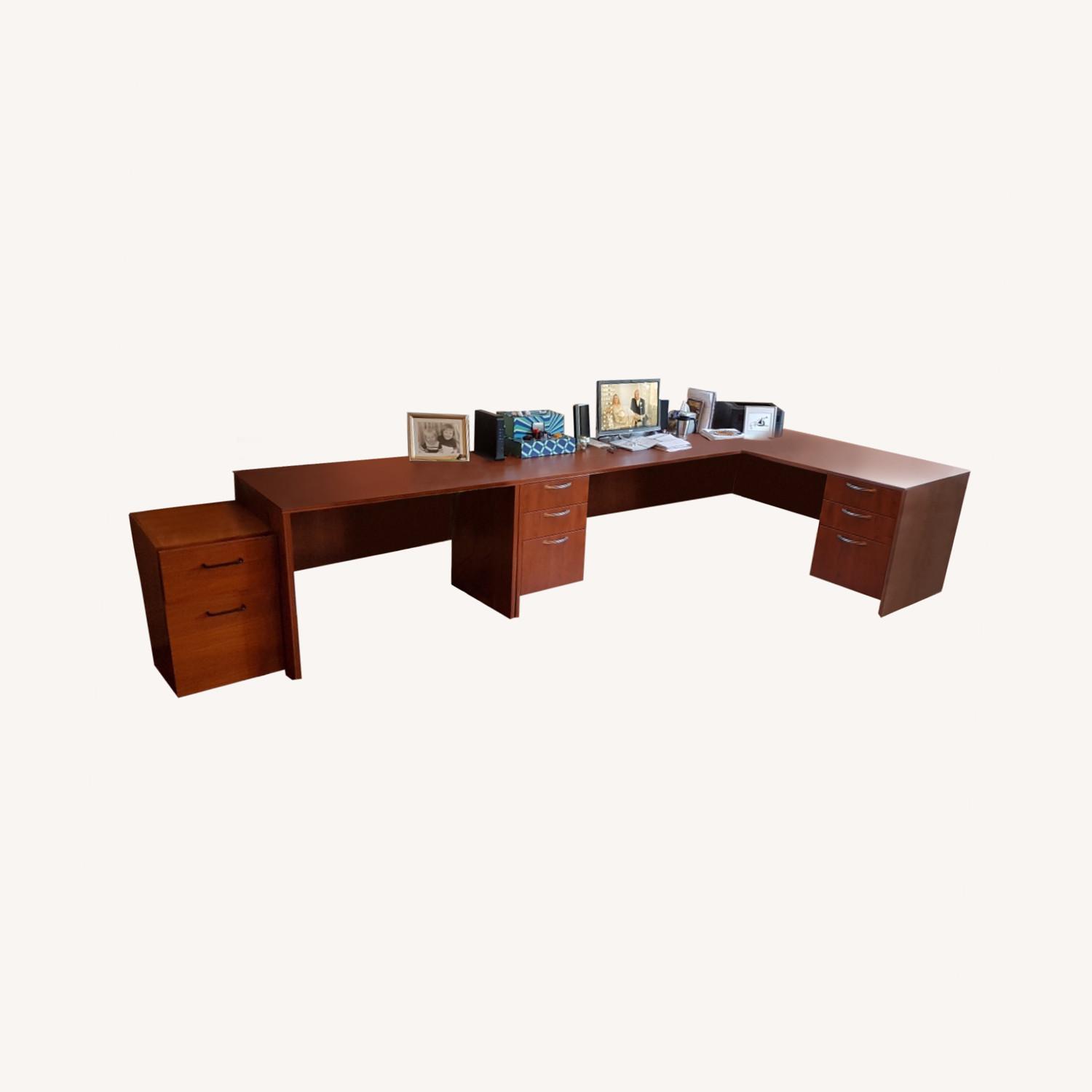 L-Shaped Desk Set with Lockable Drawers - AptDeco