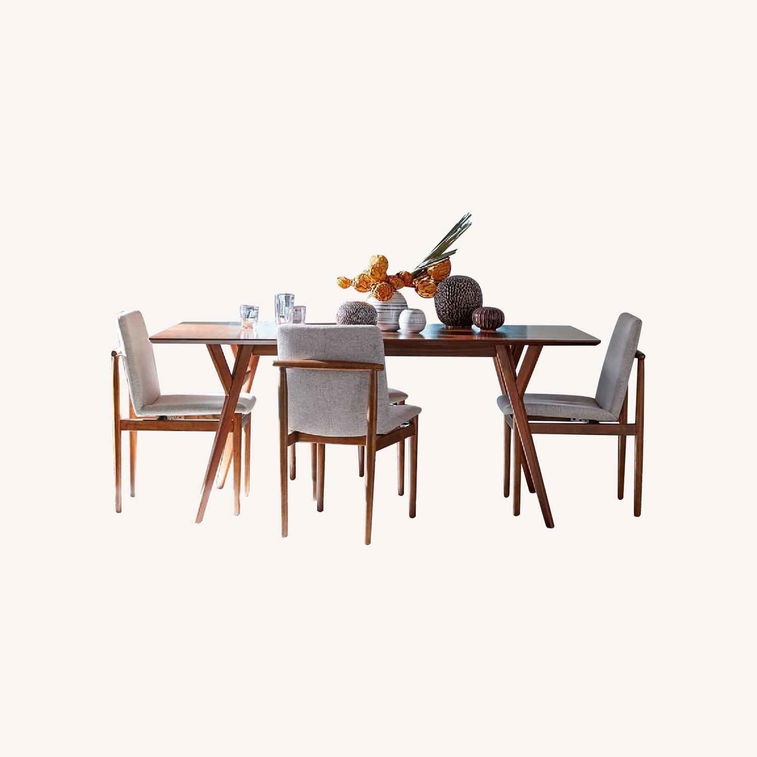 West Elm Expandable Dining Table+4 Chairs - AptDeco