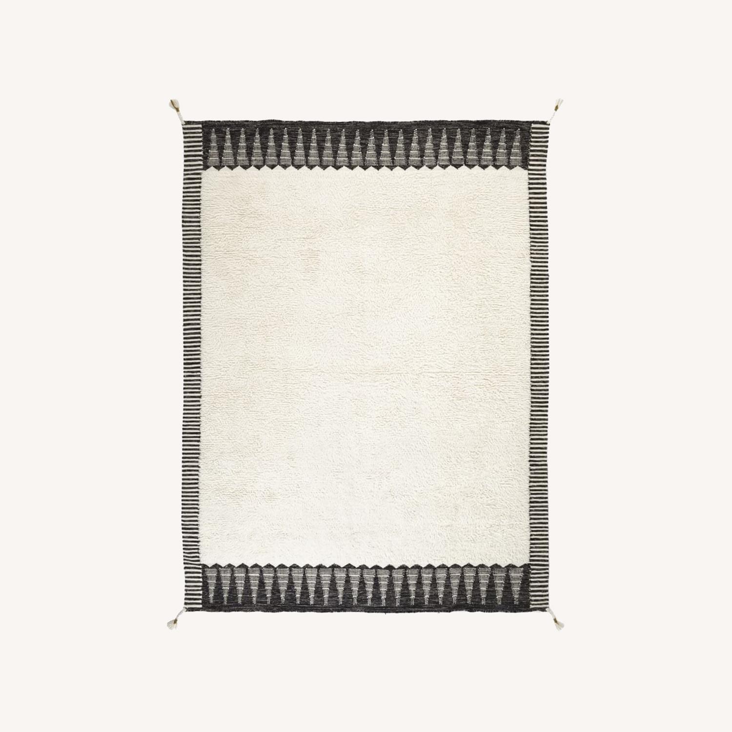 West Elm Ikat Border Shag Rug, 5x8, Alabaster - AptDeco