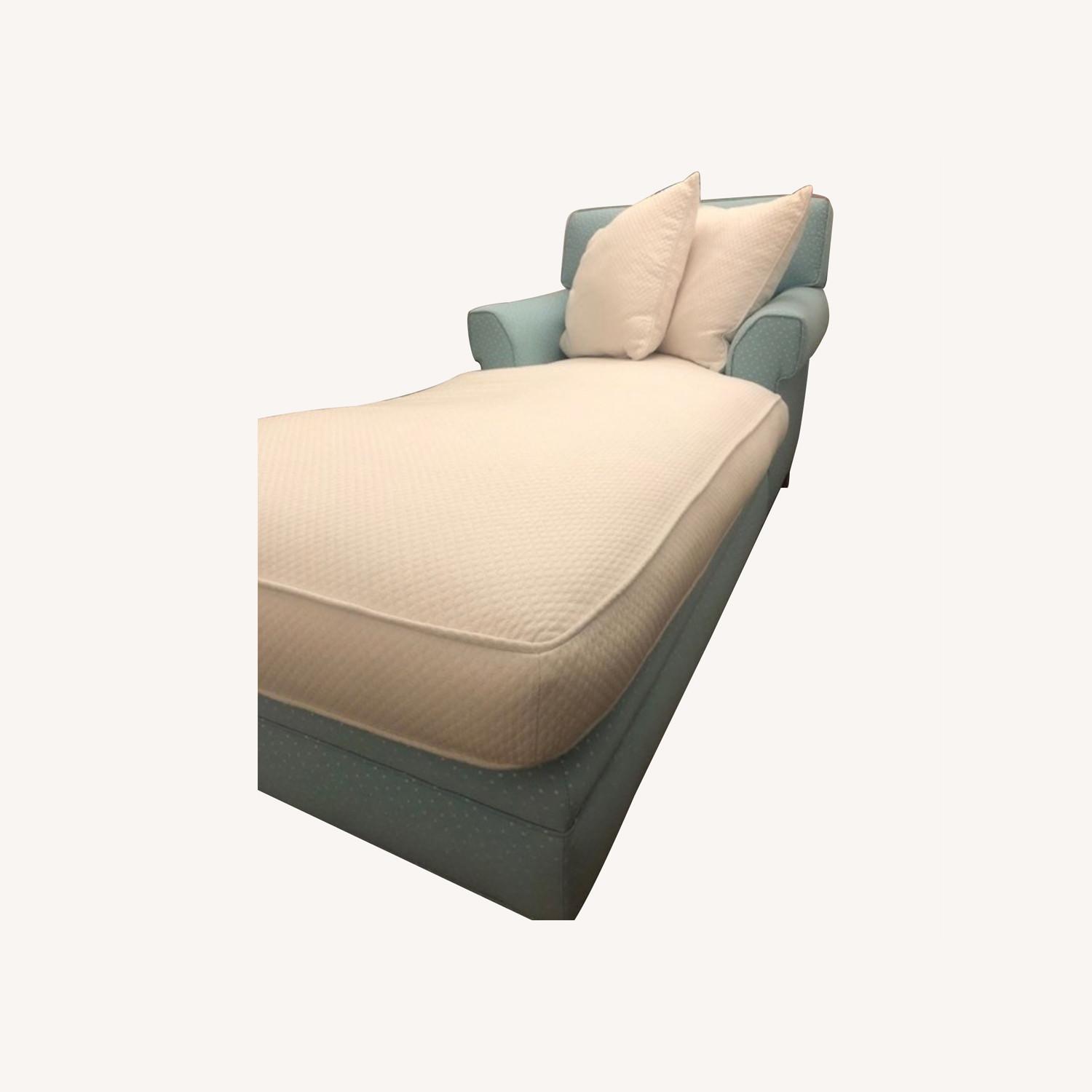 Incredibly Cozy Chaise - AptDeco