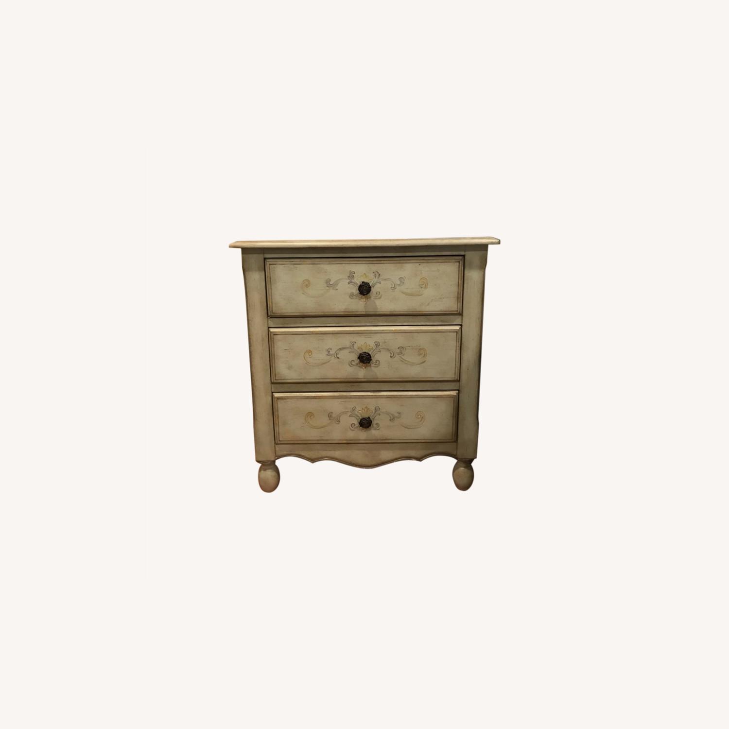 Fortunoff Country-Style Nightstand - AptDeco