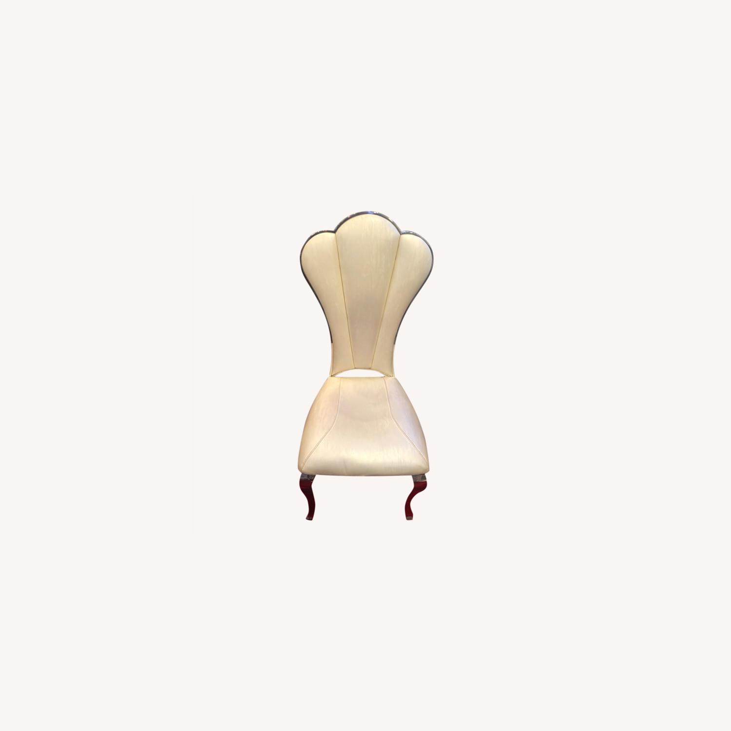 Off-white Seashell Chair - AptDeco