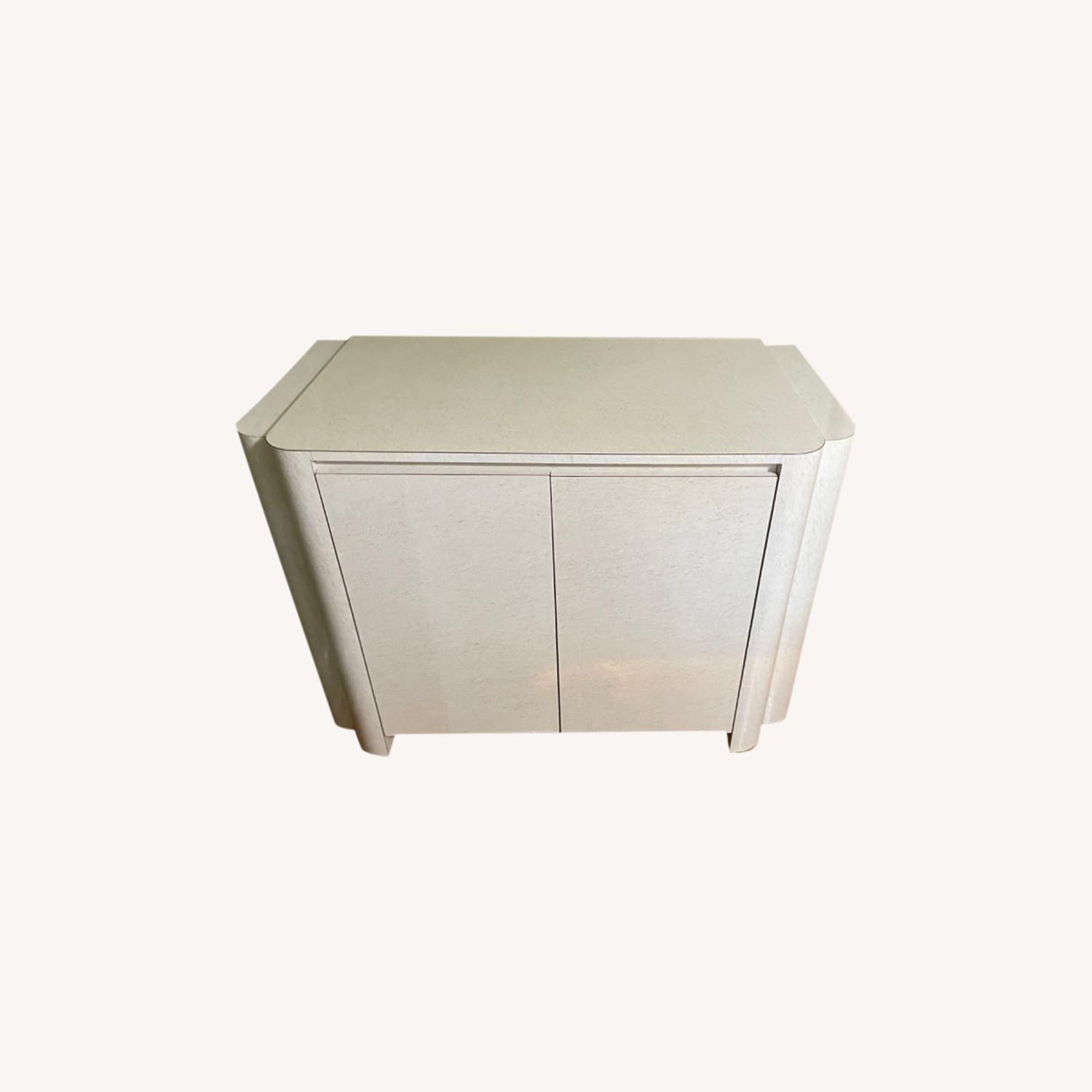 Dining Room Server - AptDeco