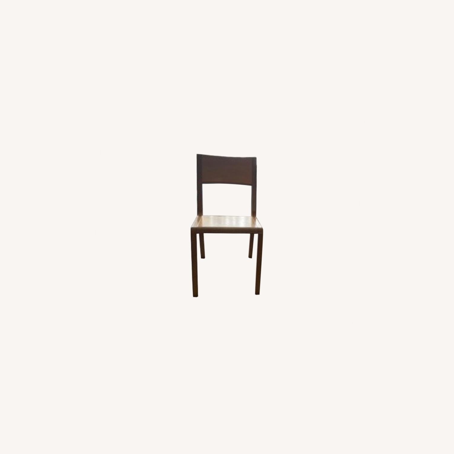 Case Study Chairs - AptDeco