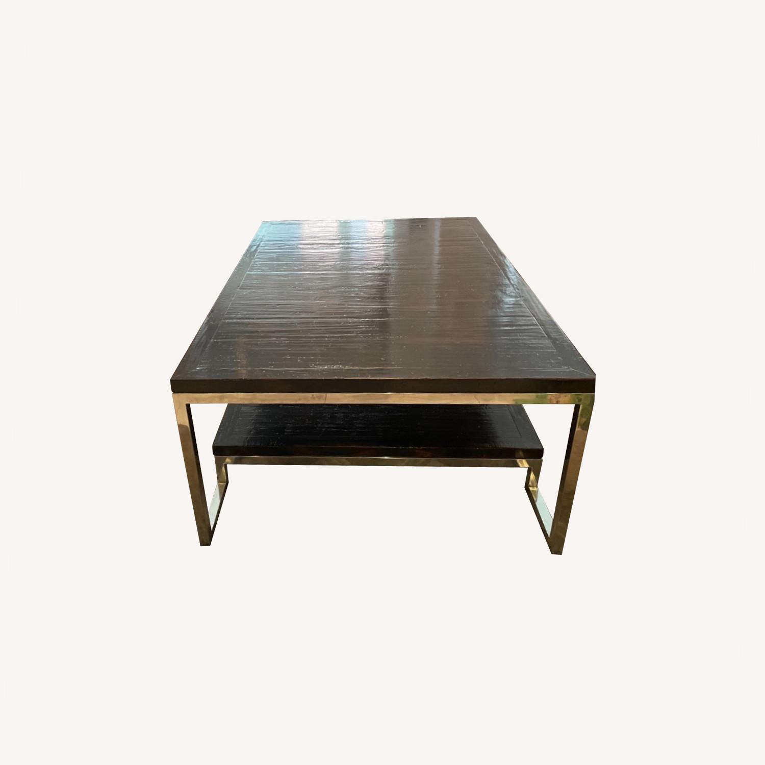 Chic, stylish Modern Coffee Table - AptDeco