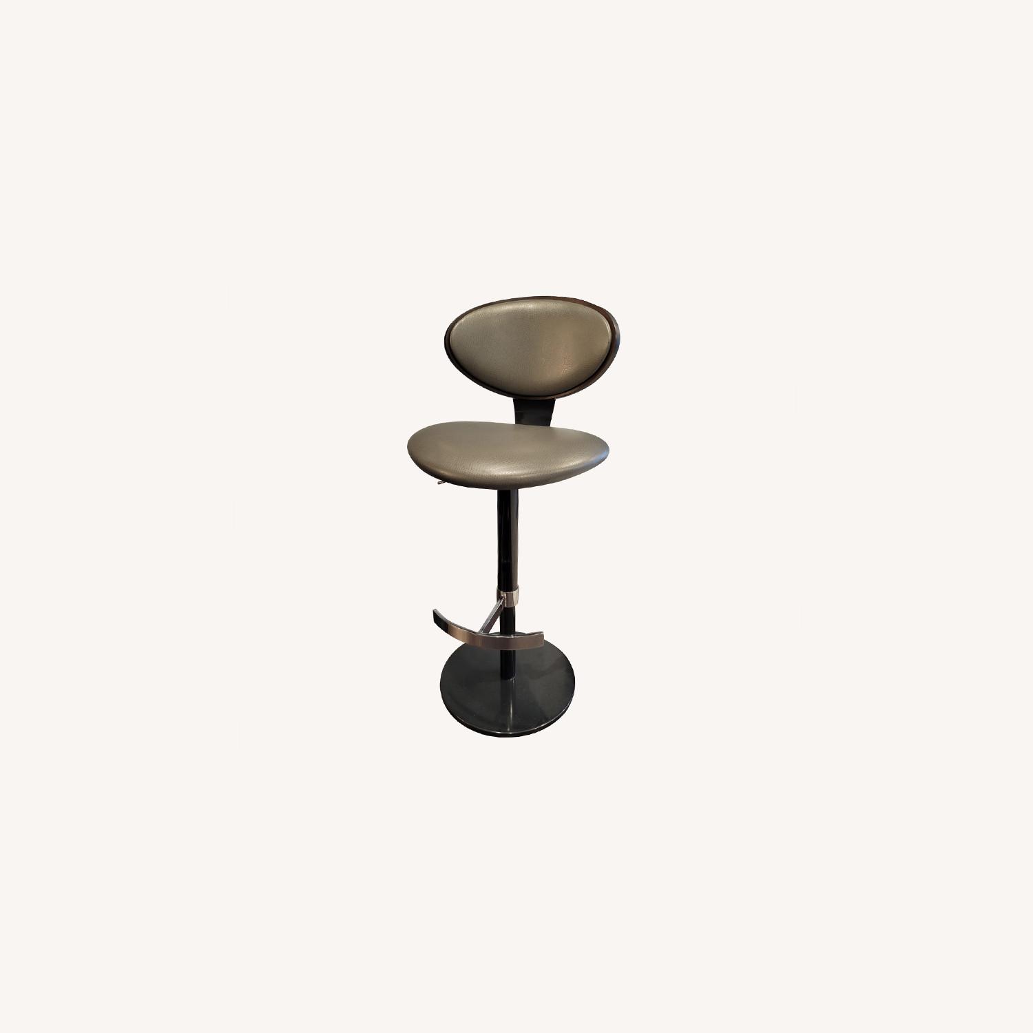 Bar Stools Adjustable - AptDeco