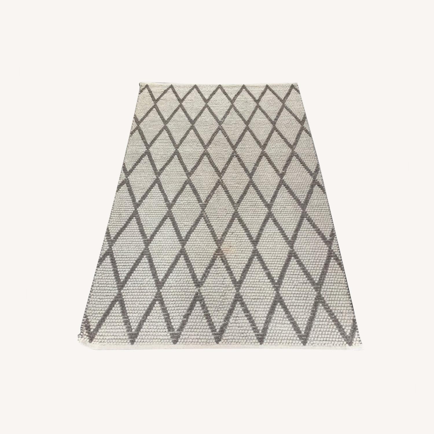 West Elm Knotted Diamond Rug - AptDeco