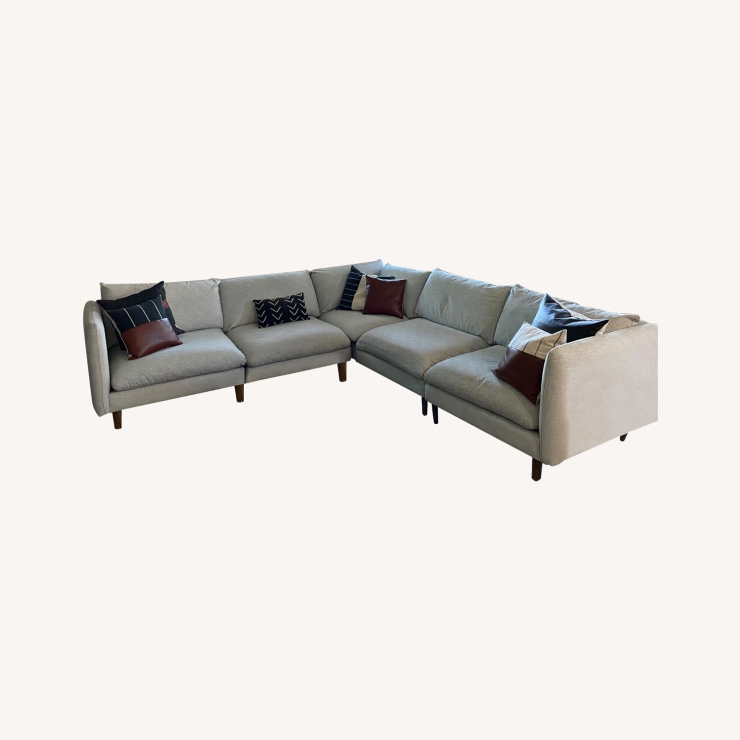 Jonathan Louis Melbourne 6 Piece Sectional in Light Gray - AptDeco