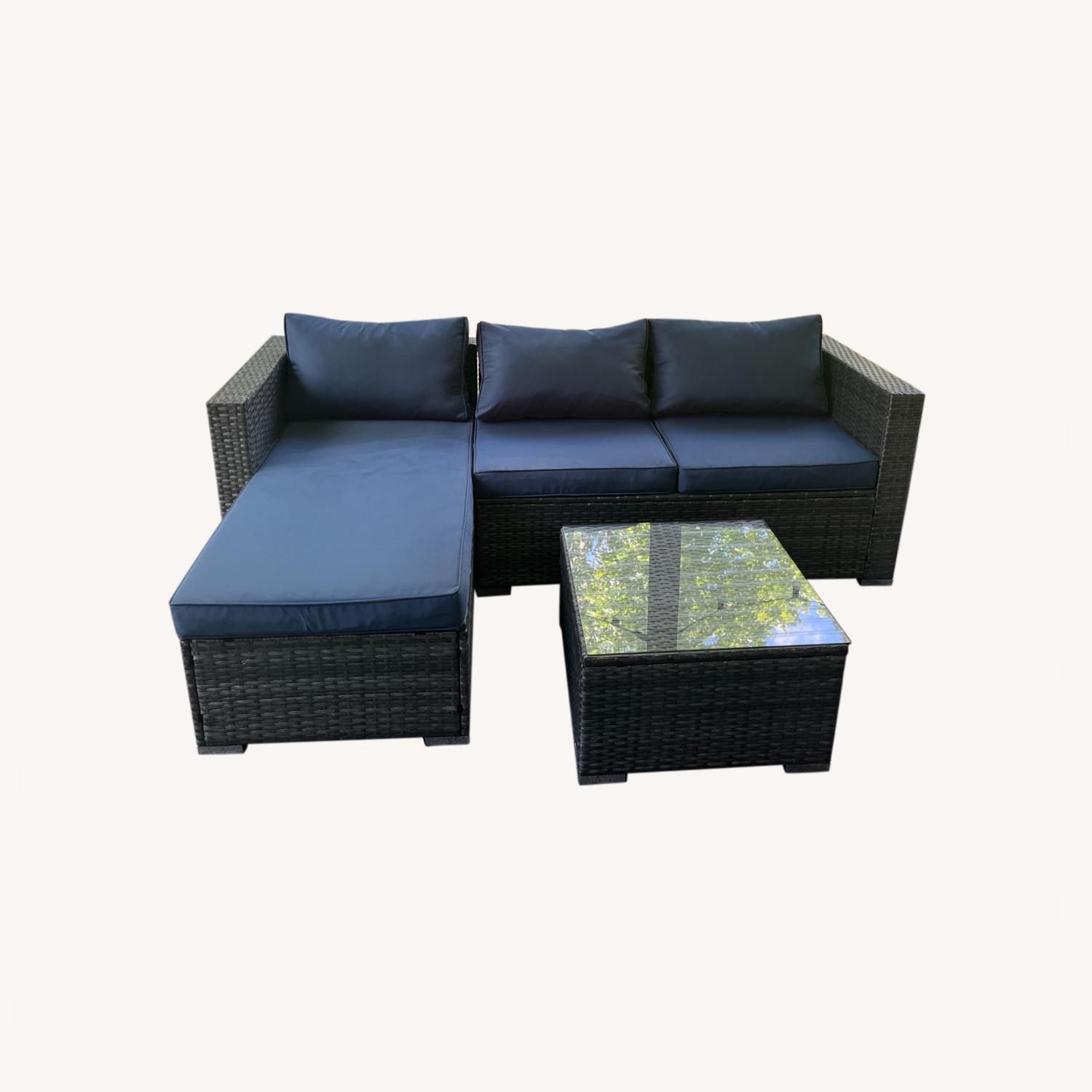 Wade Logan Outdoor Sectional Sofa with Table/ottoman - AptDeco