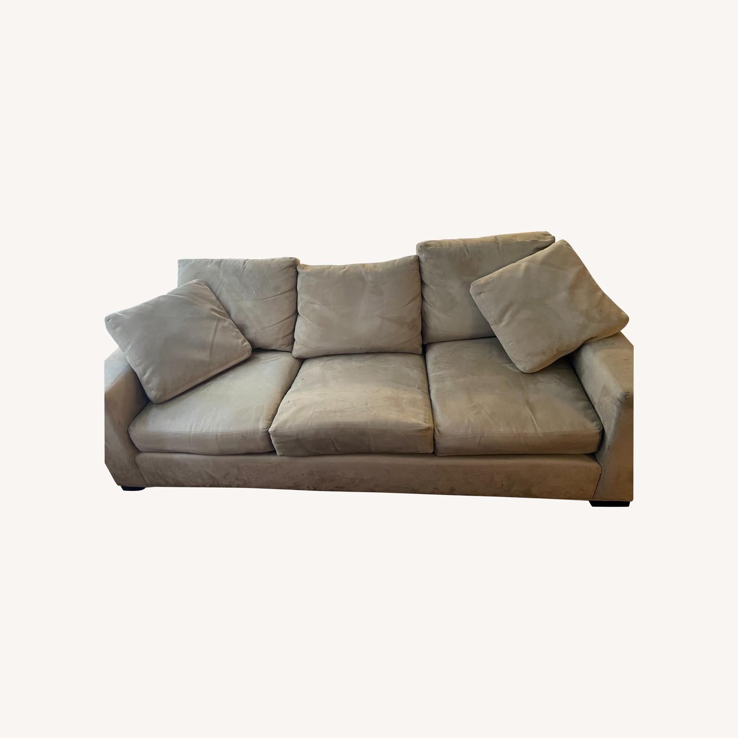 Room & Board Metro Sofa - 3 seats. Desmond Stone - AptDeco