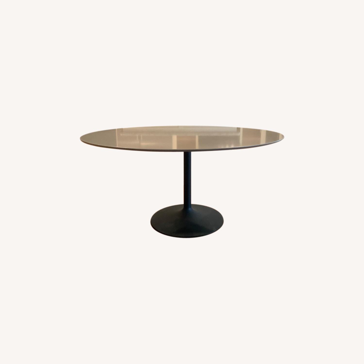 Oval Quartz Table Top with Steel Pedestal Base - AptDeco